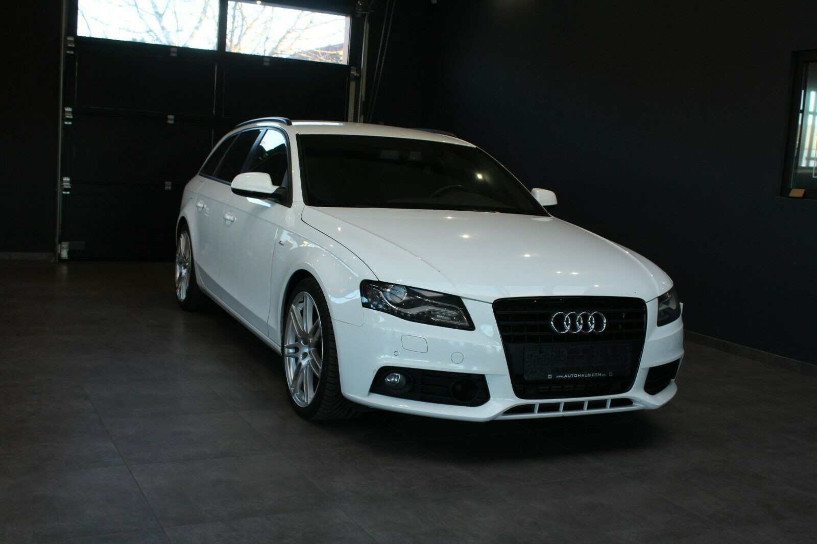 Audi A4 Avant 2.0 TDI *3x S Line*AHK*MMI Plus*1H*19 gebraucht kaufen in ...