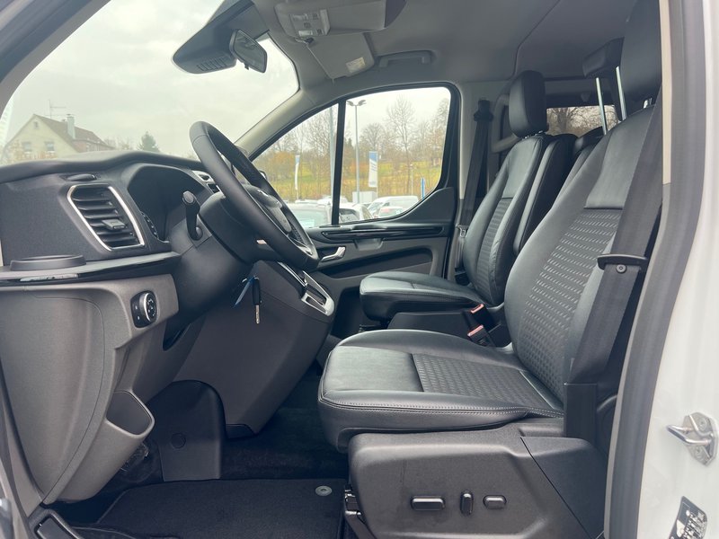 Ford Tourneo Custom Bus Sport 320 L1H1 Autom. SICHT-PAKET 2 / TOTER ...